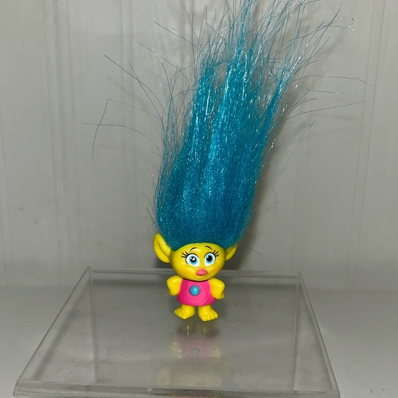 Dreamworks | Toys | Smidge Dreamworks Trolls Figure Doll 2 Inches ...